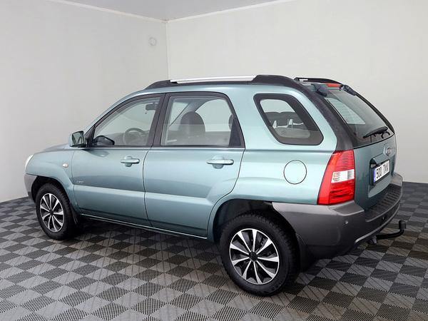 Green Kia Sportage 2005 in Tallinn, with an engine capacity of 2.00 L and mileage of 199 thousand km for 2299 €, photo 4 on AUTOMOTO.COM.LV