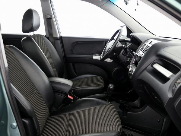 Green Kia Sportage 2005 in Tallinn, with an engine capacity of 2.00 L and mileage of 199 thousand km for 2299 €, photo 6 on AUTOMOTO.COM.LV