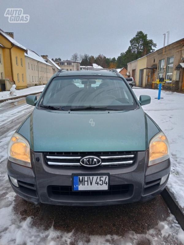 Green Kia Sportage 2006 in Vilnius, with an engine capacity of 2.00 L and mileage of 316 thousand km for 2750 €, photo 2 on AUTOMOTO.COM.LV
