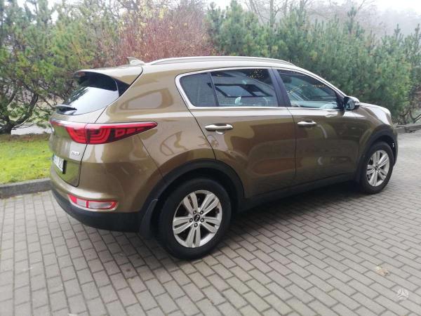Green Kia Sportage 2016 in Vilnius, with an engine capacity of 1.69 L and mileage of 174 thousand km for 11111 €, photo 4 on AUTOMOTO.COM.LV