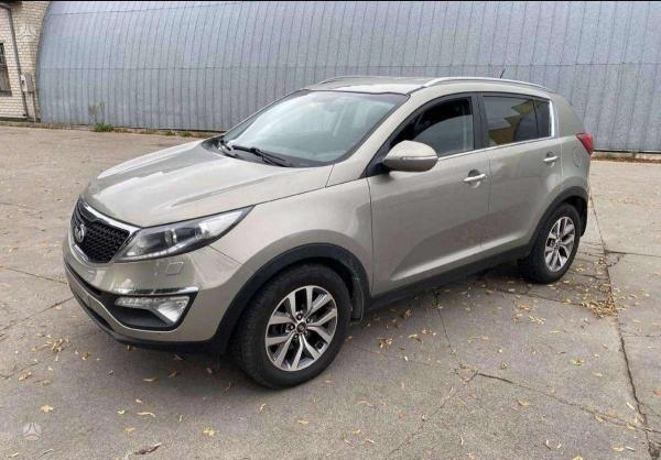 Green Kia Sportage 2016 in Taurage, with an engine capacity of 1.69 L and mileage of 250 thousand km for 6700 €, photo 1 on AUTOMOTO.COM.LV