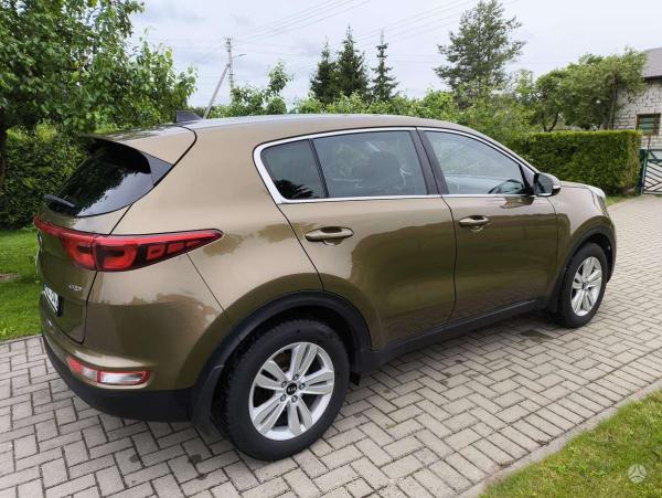 Green Kia Sportage 2017 in Kaunas, with an engine capacity of 1.69 L and mileage of 172 thousand km for 10600 €, photo 4 on AUTOMOTO.COM.LV