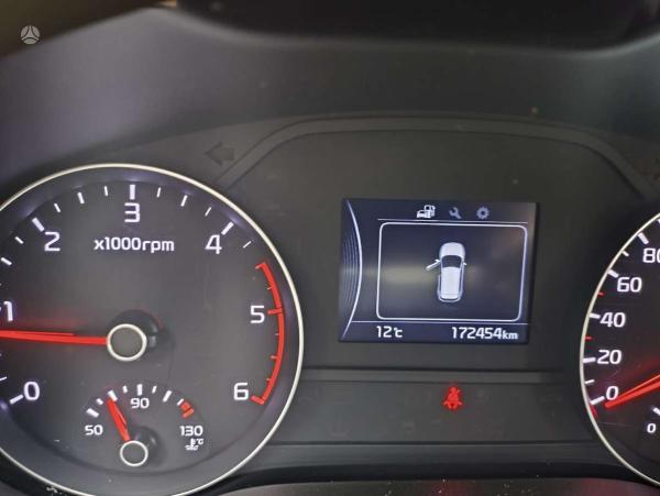 Green Kia Sportage 2017 in Kaunas, with an engine capacity of 1.69 L and mileage of 172 thousand km for 10600 €, photo 5 on AUTOMOTO.COM.LV