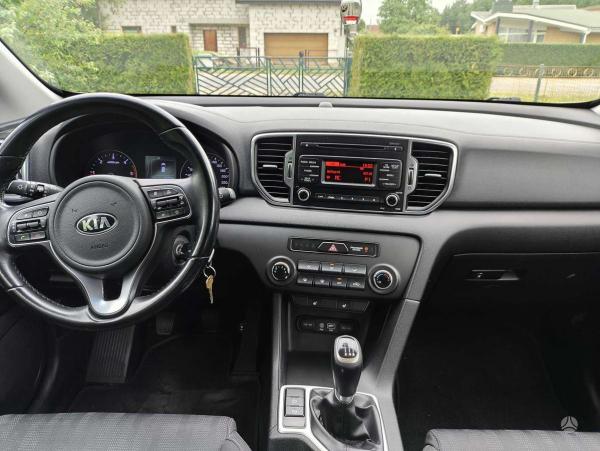 Green Kia Sportage 2017 in Kaunas, with an engine capacity of 1.69 L and mileage of 172 thousand km for 10600 €, photo 6 on AUTOMOTO.COM.LV
