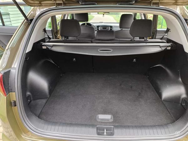 Green Kia Sportage 2017 in Kaunas, with an engine capacity of 1.69 L and mileage of 172 thousand km for 10600 €, photo 10 on AUTOMOTO.COM.LV