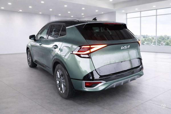 Green Kia Sportage 2022 in Vilnius, with an engine capacity of 1.60 L and mileage of 180 thousand km for 23990 €, photo 3 on AUTOMOTO.COM.LV
