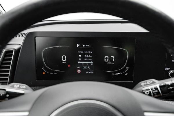 Green Kia Sportage 2022 in Riga, with an engine capacity of 1.60 L and mileage of 89 thousand km for 20950 €, photo 9 on AUTOMOTO.COM.LV