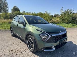 Green Kia Sportage 2022 in Panevezys, with an engine capacity of 1.60 L and mileage of 57 thousand km for 16650 €, photo  on AUTOMOTO.COM.LV