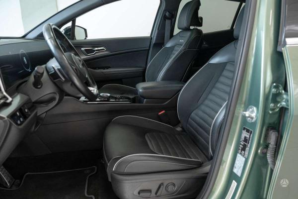 Green Kia Sportage 2022 in Vilnius, with an engine capacity of 1.60 L and mileage of 56 thousand km for 34900 €, photo 8 on AUTOMOTO.COM.LV