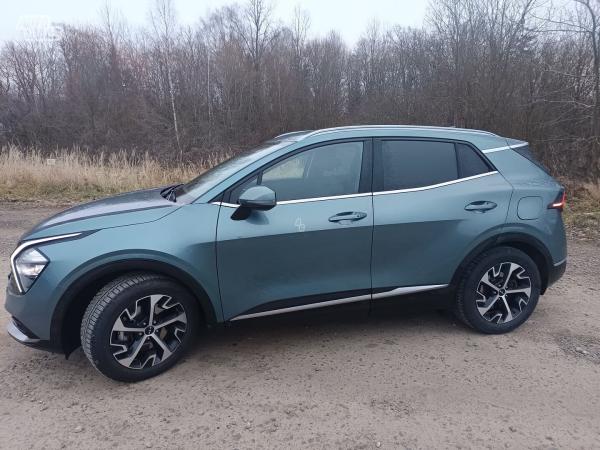 Зеленый Киа Sportage 2023 в Шяуляй, объемом двигателя 1.60 л и пробегом 69 тыс. км за 23600 €, фото 1 на AUTOMOTO.COM.LV