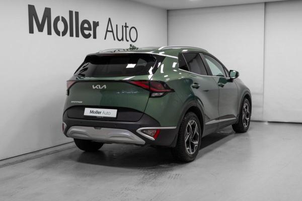 Green Kia Sportage 2023 in Vilnius, with an engine capacity of 1.60 L and mileage of 27 thousand km for 25500 €, photo 3 on AUTOMOTO.COM.LV