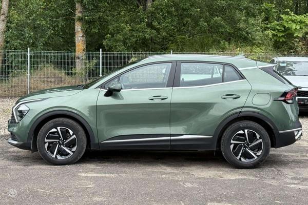 Green Kia Sportage 2023 in Vilnius, with an engine capacity of 1.60 L and mileage of 185 thousand km for 18990 €, photo 8 on AUTOMOTO.COM.LV