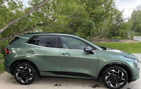 Зеленый Киа Sportage 2023 в Вильнюс, объемом двигателя 1.60 л и пробегом 42 тыс. км за 29500 €, фото 2 на AUTOMOTO.COM.LV