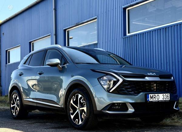 Green Kia Sportage 2023 in Kaunas, with an engine capacity of 1.60 L and mileage of 45 thousand km for 23000 €, photo 3 on AUTOMOTO.COM.LV