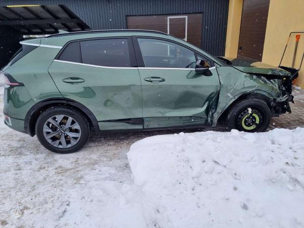 Green Kia Sportage 2024 in Alytus, with an engine capacity of 1.60 L and mileage of 33 thousand km for 16500 €, photo 8 on AUTOMOTO.COM.LV