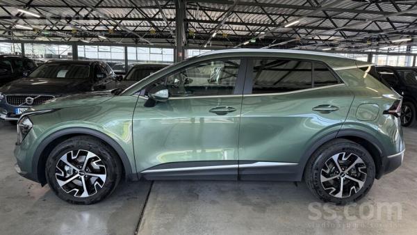 Green Kia Sportage 2025 in Riga, with an engine capacity of 1.60 L and mileage of 27 thousand km for 28900 €, photo 3 on AUTOMOTO.COM.LV