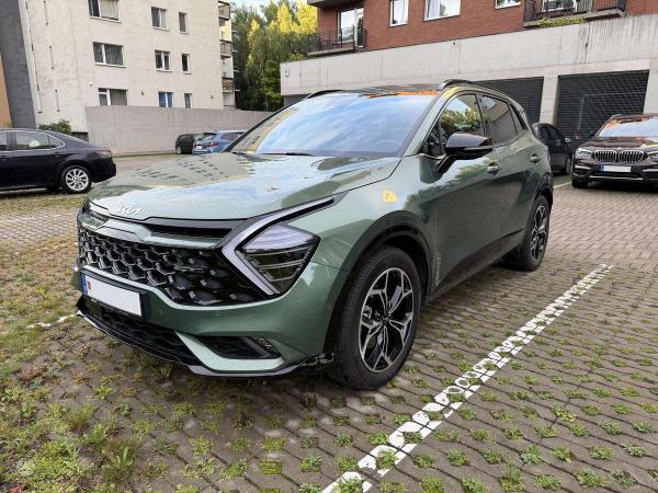 Green Kia Sportage 2025 in Vilnius, with an engine capacity of 1.60 L and mileage of 7 thousand km for 37000 €, photo 1 on AUTOMOTO.COM.LV