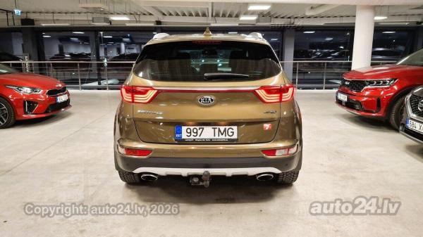 Green Kia Sportage 2016 in Tartu, with an engine capacity of 1.60 L and mileage of 143 thousand km for 13490 €, photo 4 on AUTOMOTO.COM.LV