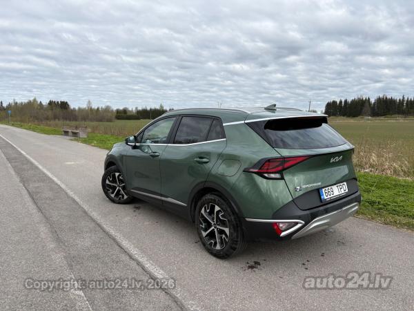 Зеленый Киа Sportage 2023 в Тарту, объемом двигателя 1.60 л и пробегом 26 тыс. км за 26200 €, фото 2 на AUTOMOTO.COM.LV