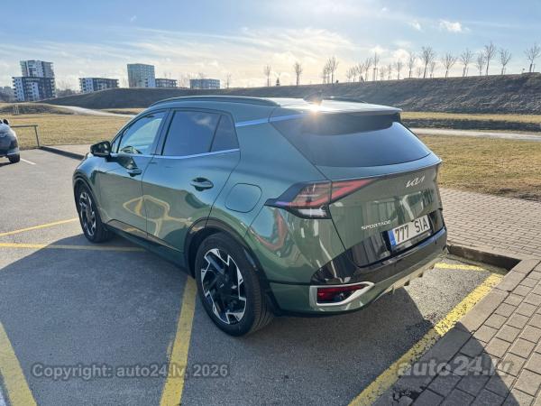 Зеленый Киа Sportage 2022 в Таллин, объемом двигателя 1.60 л и пробегом 62 тыс. км за 29990 €, фото 3 на AUTOMOTO.COM.LV