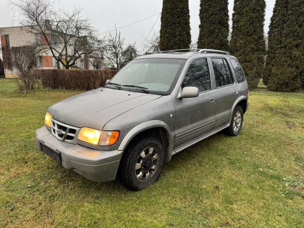 Grey Kia Sportage 2003 in Vilnius, with an engine capacity of 2.00 L and mileage of 49 thousand km for 1500 €, photo 1 on AUTOMOTO.COM.LV