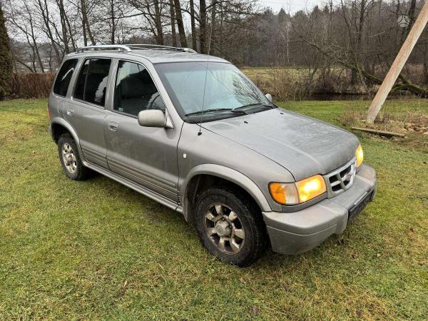 Grey Kia Sportage 2003 in Vilnius, with an engine capacity of 2.00 L and mileage of 49 thousand km for 1500 €, photo 4 on AUTOMOTO.COM.LV