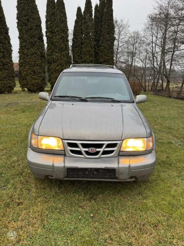 Grey Kia Sportage 2003 in Vilnius, with an engine capacity of 2.00 L and mileage of 49 thousand km for 1500 €, photo 5 on AUTOMOTO.COM.LV