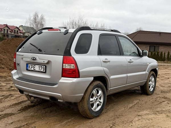 Pelēks Kia Sportage 2005 Viļņa, ar dzinēja tilpumu 1.99 L un nobraukumu 244 tūkst. km par 1500 €, foto 3 vietnē AUTOMOTO.COM.LV