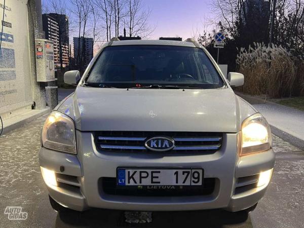 Grey Kia Sportage 2005 in Vilnius, with an engine capacity of 2.00 L and mileage of 300 thousand km for 1750 €, photo 3 on AUTOMOTO.COM.LV