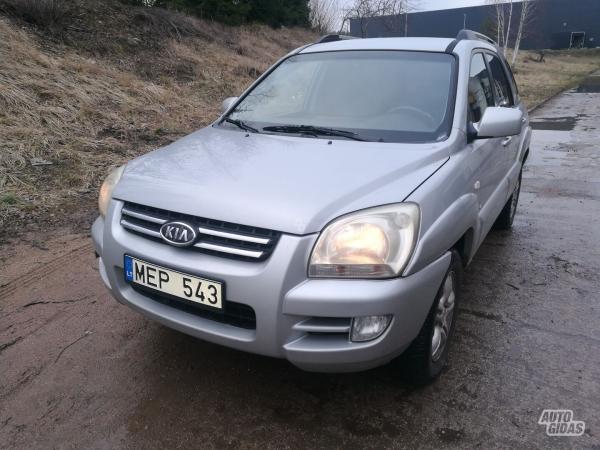 Grey Kia Sportage 2005 in Kaunas, with an engine capacity of 2.00 L and mileage of 218 thousand km for 3500 €, photo 1 on AUTOMOTO.COM.LV