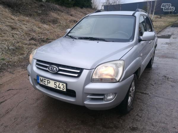Grey Kia Sportage 2005 in Kaunas, with an engine capacity of 2.00 L and mileage of 219 thousand km for 3400 €, photo 1 on AUTOMOTO.COM.LV