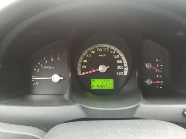 Grey Kia Sportage 2005 in Kaunas, with an engine capacity of 2.00 L and mileage of 219 thousand km for 3400 €, photo 8 on AUTOMOTO.COM.LV