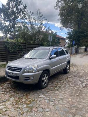 Grey Kia Sportage 2005 in Vilnius, with an engine capacity of 1.99 L and mileage of 263 thousand km for 2500 €, photo 1 on AUTOMOTO.COM.LV