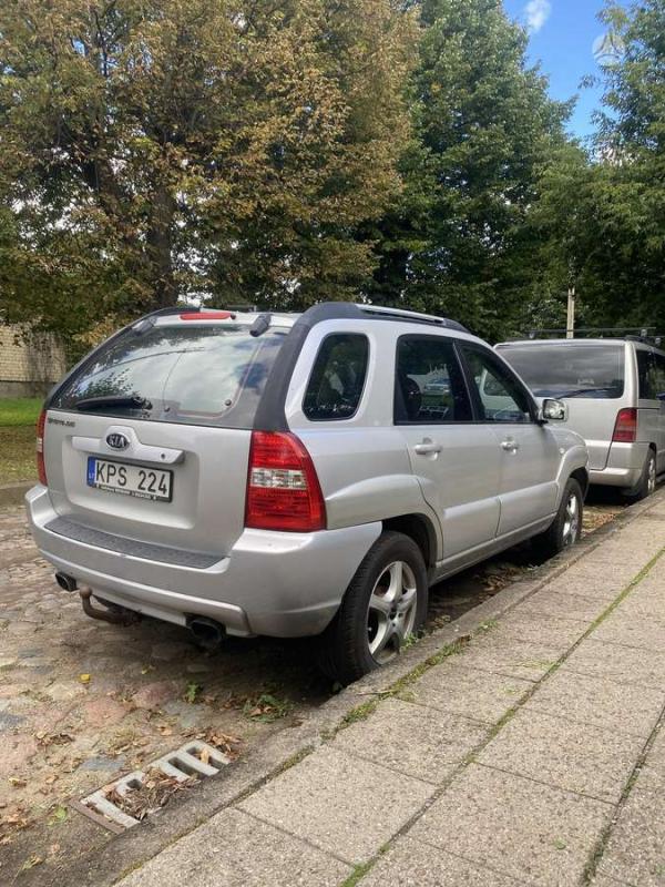 Grey Kia Sportage 2005 in Vilnius, with an engine capacity of 1.99 L and mileage of 263 thousand km for 2500 €, photo 4 on AUTOMOTO.COM.LV