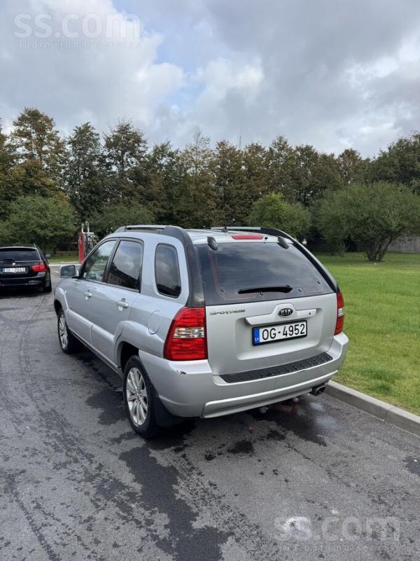 Grey Kia Sportage 2005 in Liepaja, with an engine capacity of 2.00 L and mileage of 227 thousand km for 1750 €, photo 6 on AUTOMOTO.COM.LV