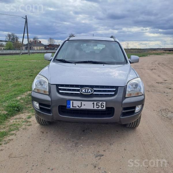 Pelēks Kia Sportage 2005 Daugavpils, ar dzinēja tilpumu 2.00 L un nobraukumu 230 tūkst. km par 2150 €, foto 1 vietnē AUTOMOTO.COM.LV