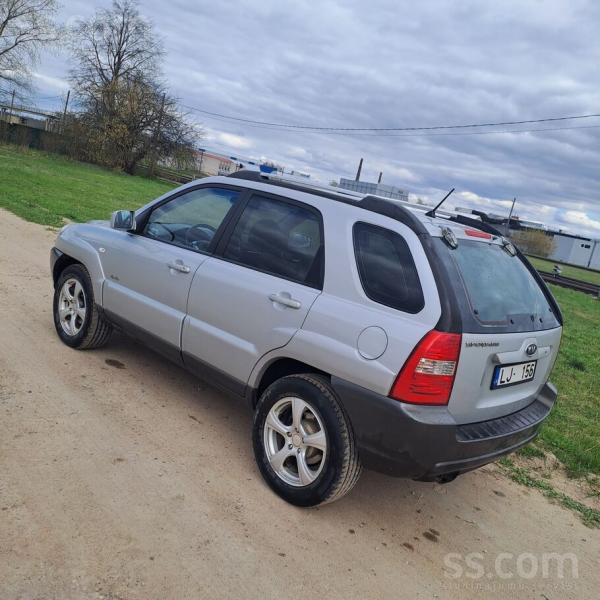Pelēks Kia Sportage 2005 Daugavpils, ar dzinēja tilpumu 2.00 L un nobraukumu 230 tūkst. km par 2150 €, foto 6 vietnē AUTOMOTO.COM.LV