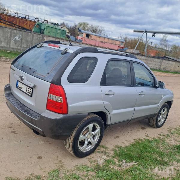 Pelēks Kia Sportage 2005 Daugavpils, ar dzinēja tilpumu 2.00 L un nobraukumu 230 tūkst. km par 2150 €, foto 9 vietnē AUTOMOTO.COM.LV