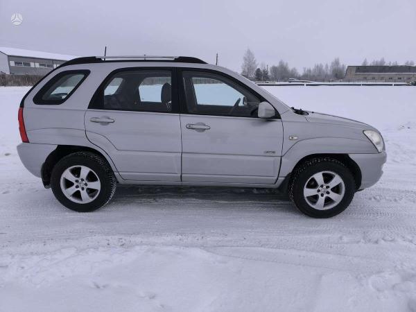 Pelēks Kia Sportage 2006 Kelmė, ar dzinēja tilpumu 2.00 L un nobraukumu 196 tūkst. km par 3250 €, foto 3 vietnē AUTOMOTO.COM.LV