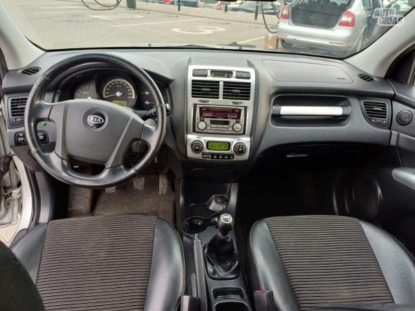 Grey Kia Sportage 2006 in Kaunas, with an engine capacity of 2.00 L and mileage of 263 thousand km for 2150 €, photo 9 on AUTOMOTO.COM.LV