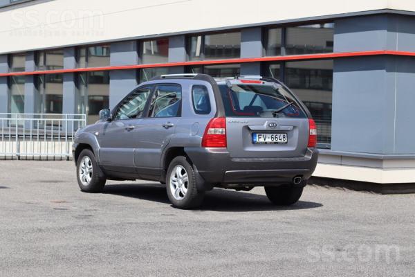 Grey Kia Sportage 2006 in Riga, with an engine capacity of 2.00 L and mileage of 111 thousand km for 3480 €, photo 6 on AUTOMOTO.COM.LV