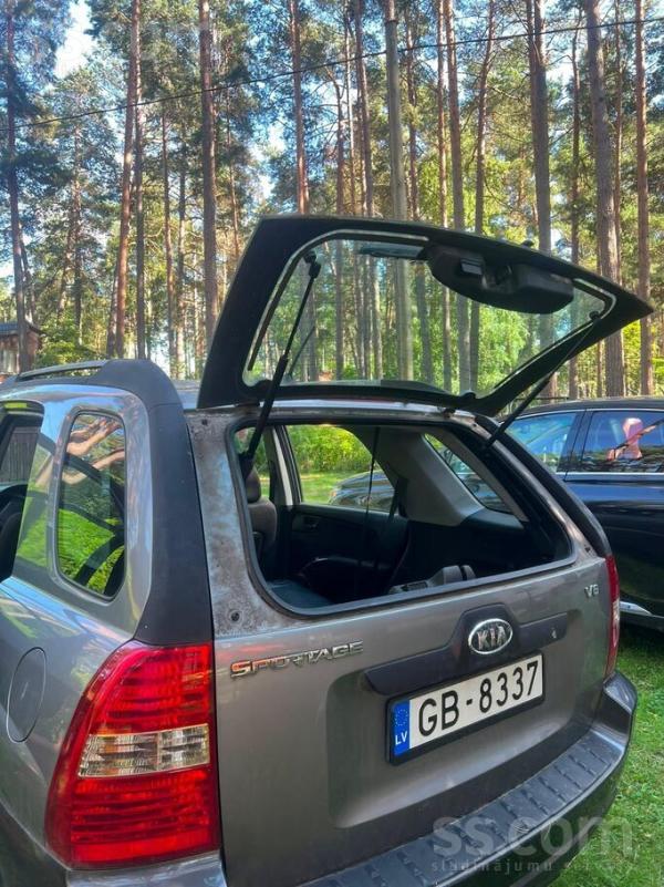 Серый Киа Sportage 2006 в Рига, объемом двигателя 1.90 л и пробегом 167 тыс. км за 1200 €, фото 11 на AUTOMOTO.COM.LV