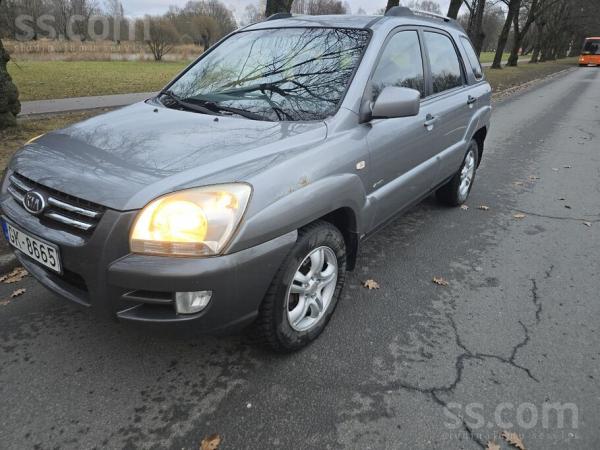 Grey Kia Sportage 2007 in Aizkraukle, with an engine capacity of 2.00 L and mileage of 267 thousand km for 1450 €, photo 4 on AUTOMOTO.COM.LV