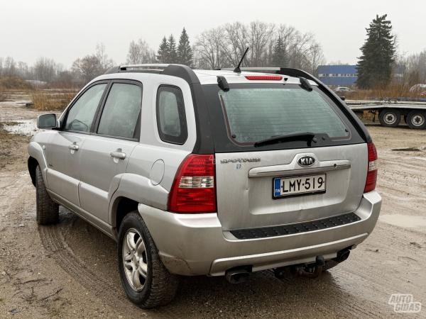 Grey Kia Sportage 2007 in Panevezys, with an engine capacity of 2.00 L and mileage of 400 thousand km for 1600 €, photo 6 on AUTOMOTO.COM.LV