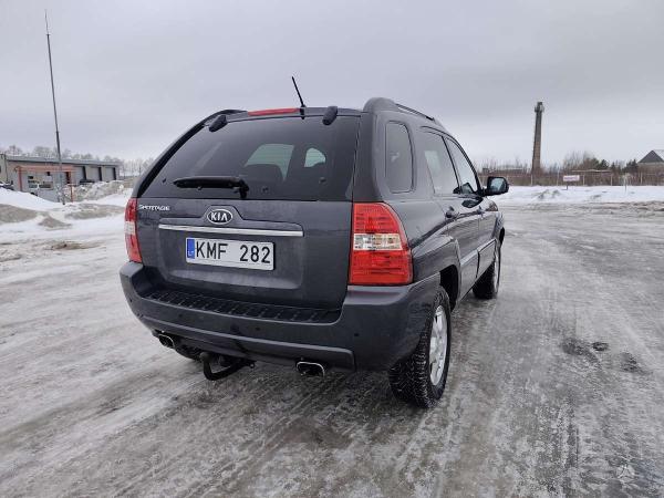 Grey Kia Sportage 2007 in Kedainiai, with an engine capacity of 1.99 L and mileage of 165 thousand km for 4200 €, photo 5 on AUTOMOTO.COM.LV