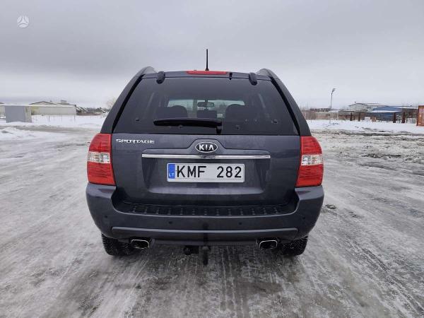 Grey Kia Sportage 2007 in Kedainiai, with an engine capacity of 1.99 L and mileage of 165 thousand km for 4200 €, photo 6 on AUTOMOTO.COM.LV