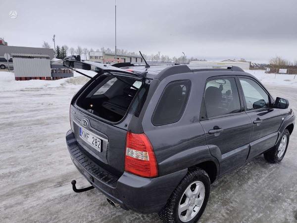 Grey Kia Sportage 2007 in Kedainiai, with an engine capacity of 1.99 L and mileage of 165 thousand km for 4200 €, photo 7 on AUTOMOTO.COM.LV