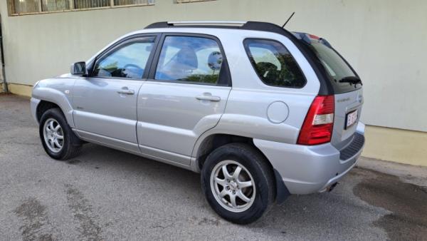 Pelēks Kia Sportage 2007 Rīga, ar dzinēja tilpumu 2.00 L un nobraukumu 234 tūkst. km par 4750 €, foto 6 vietnē AUTOMOTO.COM.LV