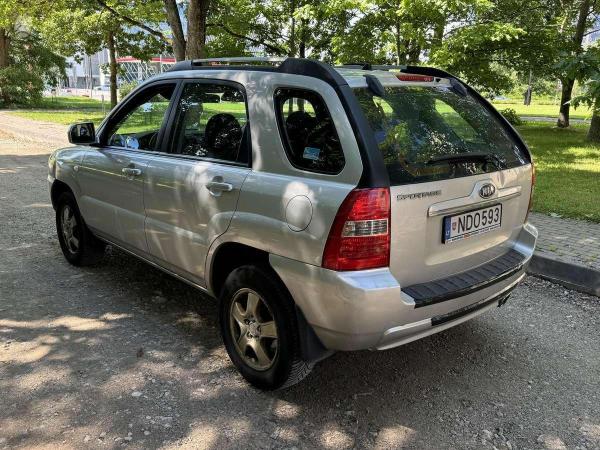 Grey Kia Sportage 2007 in Vilnius, with an engine capacity of 1.98 L and mileage of 220 thousand km for 1200 €, photo 4 on AUTOMOTO.COM.LV