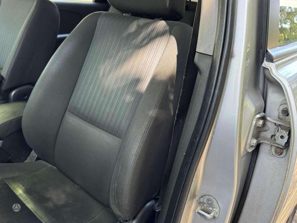Grey Kia Sportage 2007 in Vilnius, with an engine capacity of 1.98 L and mileage of 220 thousand km for 1200 €, photo 6 on AUTOMOTO.COM.LV